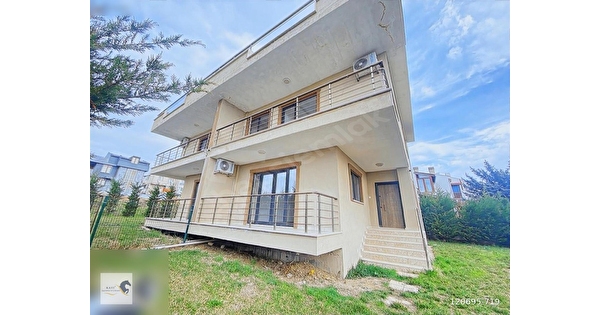 260 Square Meters Villa For Sale in Silivri, Istanbul | hepsiemlak