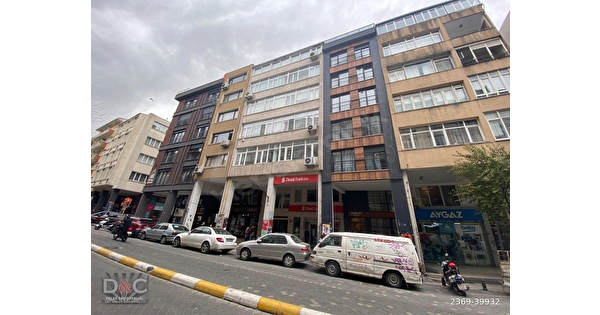 KADIKÖY MODA CADDESİ ÜZERİNDE KİRACILI 150 M2 DÜKKAN 2369-39932 ...