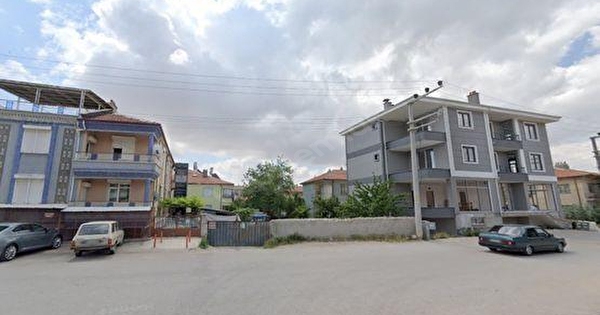 İmaret mh.boş arsa duvarla çevrili kapılı kilitli kiralık boş arsa ...