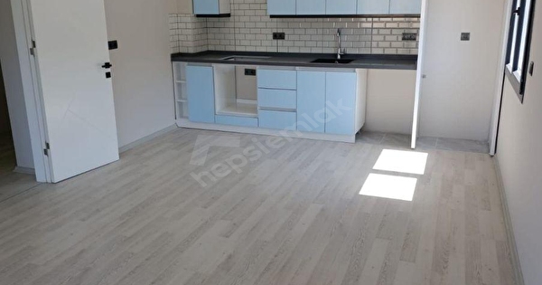 Havuzlu sitede sıfır 1+1 60 m2 ön cephe daire sahile 1200m mesafede ...