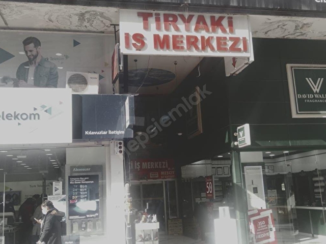 Atatürk Bulvarı Tiryaki Pasajı Giriş Bulvar Tarafı Dükkan