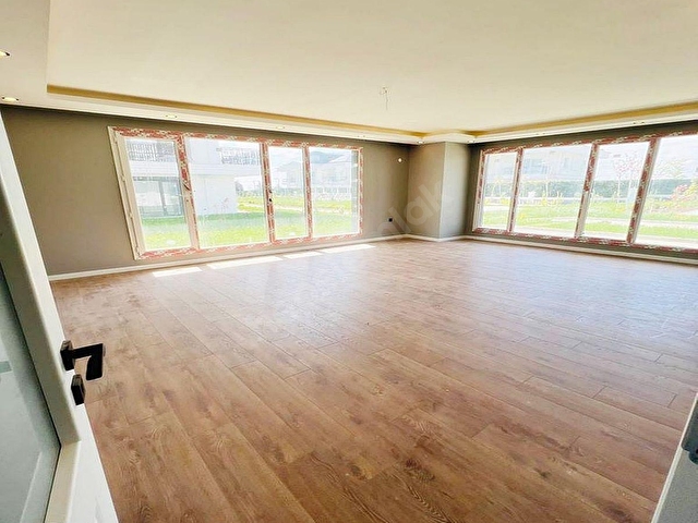 200 Square Meters Apartment For Sale in Beylikdüzü, Istanbul 68600-1288 ...