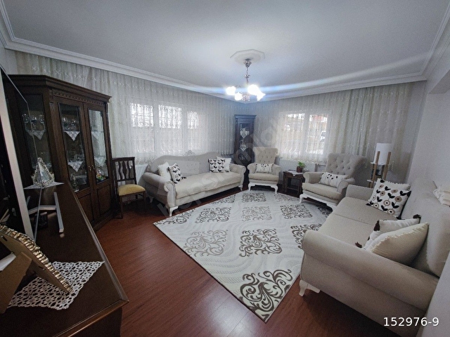 Mavi Okul Yakını Yapılı Tertemiz Kök Tapu E Banyolu Satılık 3+1