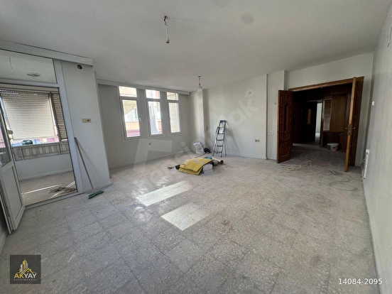 REŞATBEY MAH. 3+1 DBK 135 m2 3.KAT TEMİZ DAİRE. 14084-2095 | hepsiemlak