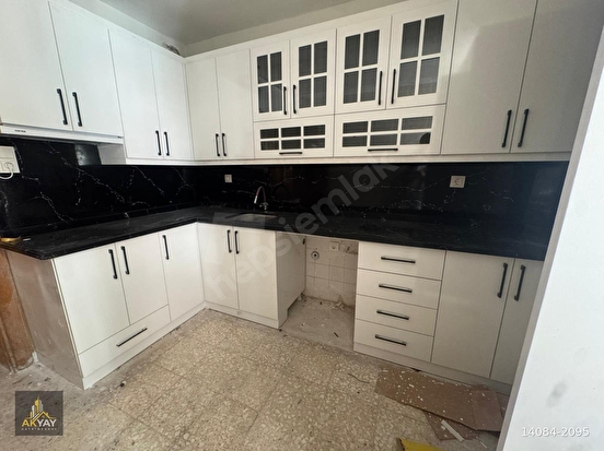 REŞATBEY MAH. 3+1 DBK 135 m2 3.KAT TEMİZ DAİRE. 14084-2095 | hepsiemlak