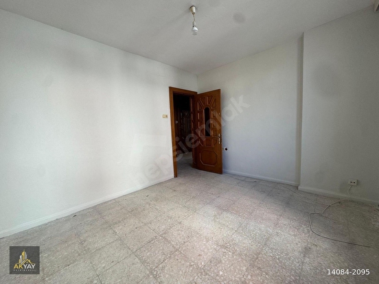REŞATBEY MAH. 3+1 DBK 135 m2 3.KAT TEMİZ DAİRE. 14084-2095 | hepsiemlak