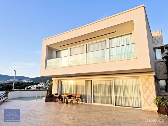 Bodrum Merkez Deniz Manzaralı Özel Havuzlu Kiralık Eşyalı Modern Daire ...
