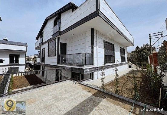 320 Square Meters Villa For Sale in Darıca, Kocaeli | hepsiemlak