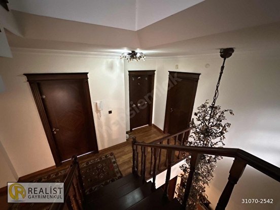 ÇENGELKÖY DE MUHTEŞEM KONUMDA TEKLİ-SİTE İÇERİSİNDE 7+1 MÜSTAKİL 31070 ...