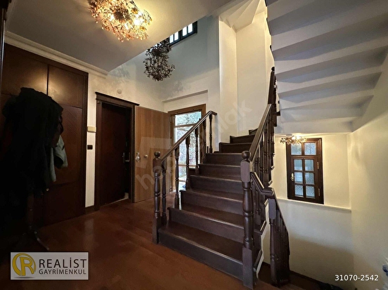 ÇENGELKÖY DE MUHTEŞEM KONUMDA TEKLİ-SİTE İÇERİSİNDE 7+1 MÜSTAKİL 31070 ...