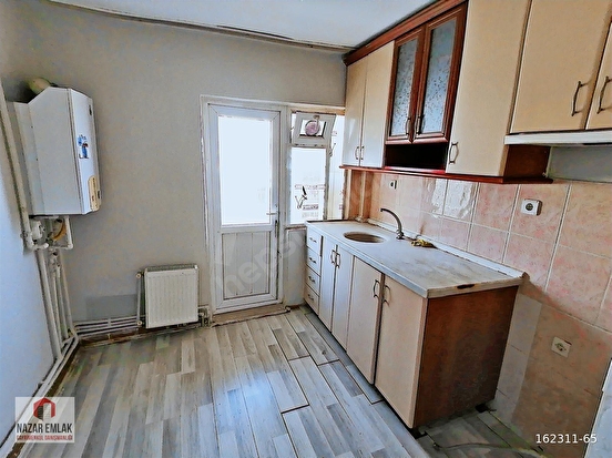 NAZAR EMLAK DAN 3+1 ORTA KAT SİTE İÇİNDE METRO VE HASTANE YAKINI 162311 ...