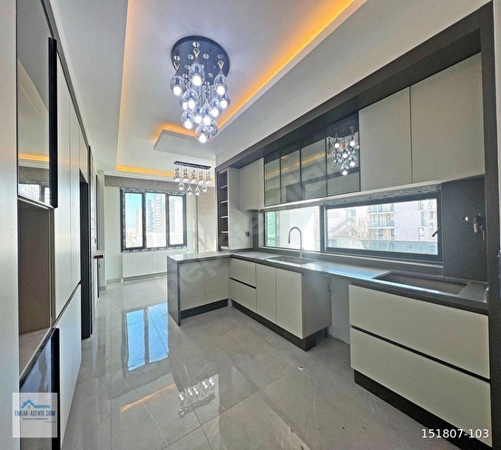 140 Square Meters Apartment For Sale in Beylikdüzü, Istanbul | hepsiemlak