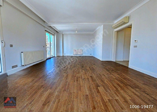 MEGA'DAN CADDEBOSTAN SAHİLDE 165 M2 4+1 DENİZ MANZ.KATTA TEK EB.BANYOLU ...