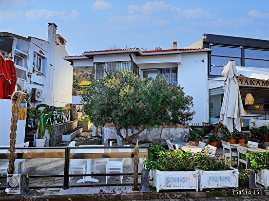 Urla İskele Denize Sıfır 307 m² Konut Veya Ticari Arsa 154514-151 ...