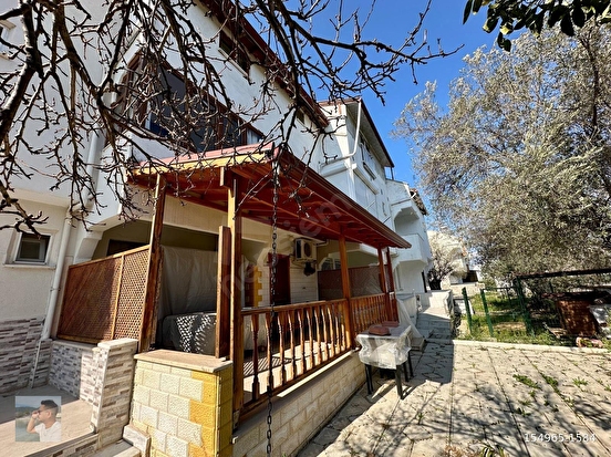 ꧁AKÇAY AY EMLAKTAN꧂PELİTKÖY'DE GENİŞ TERASLI DENİZE 300 M KOMBİLİ SİTE ...