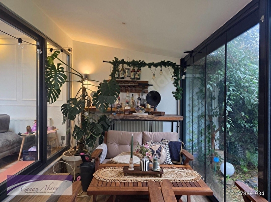 TUZLA SAHİLDE ÖZEL BAHÇELİ SATILIK BAKIMLI VİLLA "CANAN AKSOY" 37889 ...