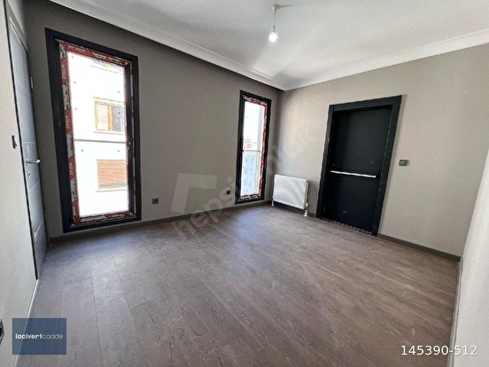 LACİVERTCADDE SUADİYE KAPTAN ARİF SK. EBEVEYNLİ BALKONLU SIFIR 145390-512 | hepsiemlak