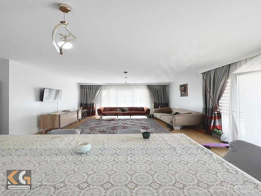 KAYA YAPI'DAN METROBÜS'ÜN DİBİNDE KRİSTAL ŞEHİR DE 3+1 FULL EŞYALI KİRALIK DAİRE 138426-225 ...