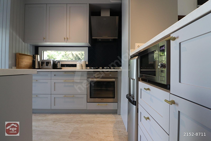 140 Square Meters Villa For Sale in Çeşme, Izmir | hepsiemlak